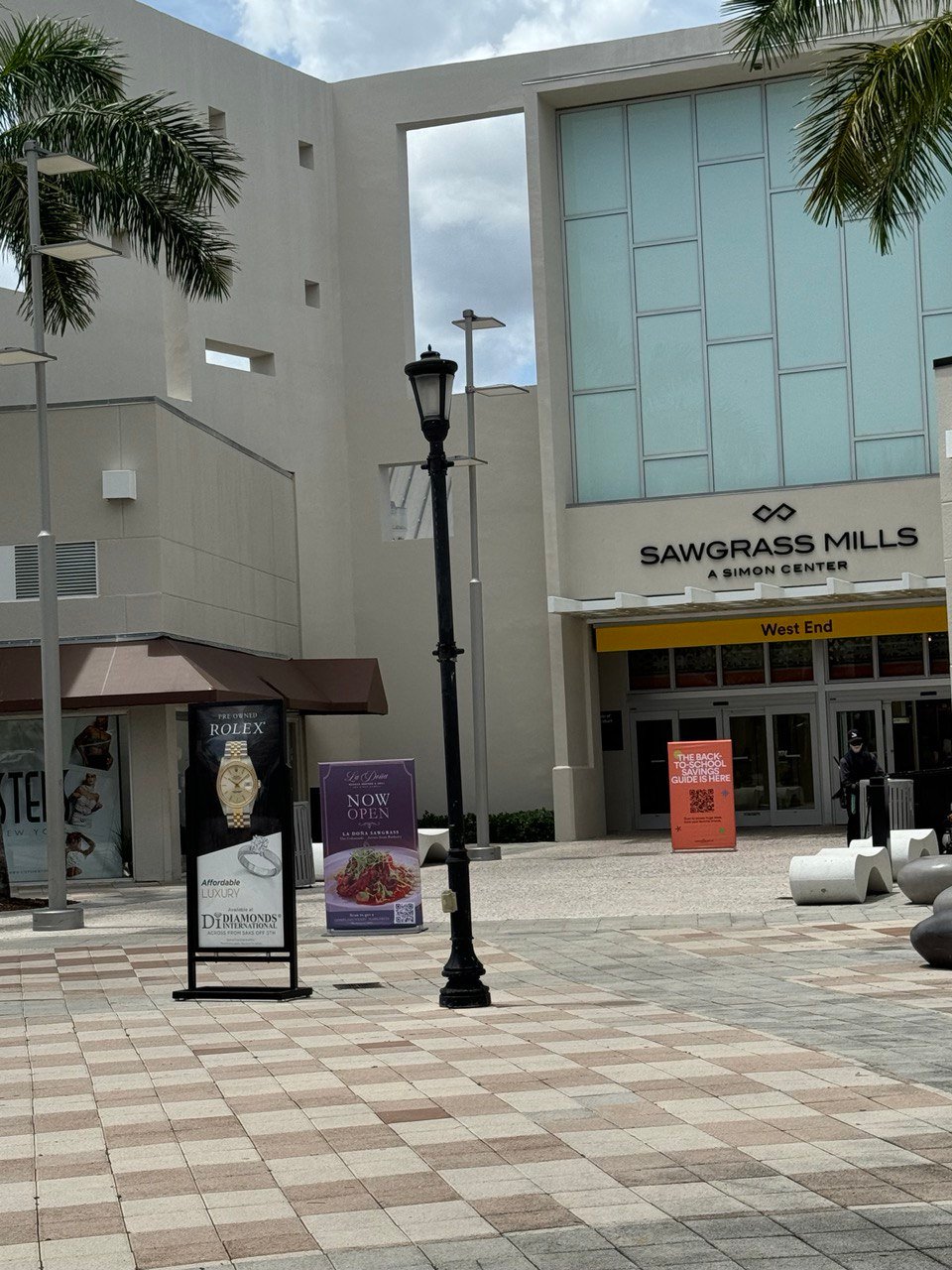 Exploring the Shopping Extravaganza at Sawgrass Mills Mall