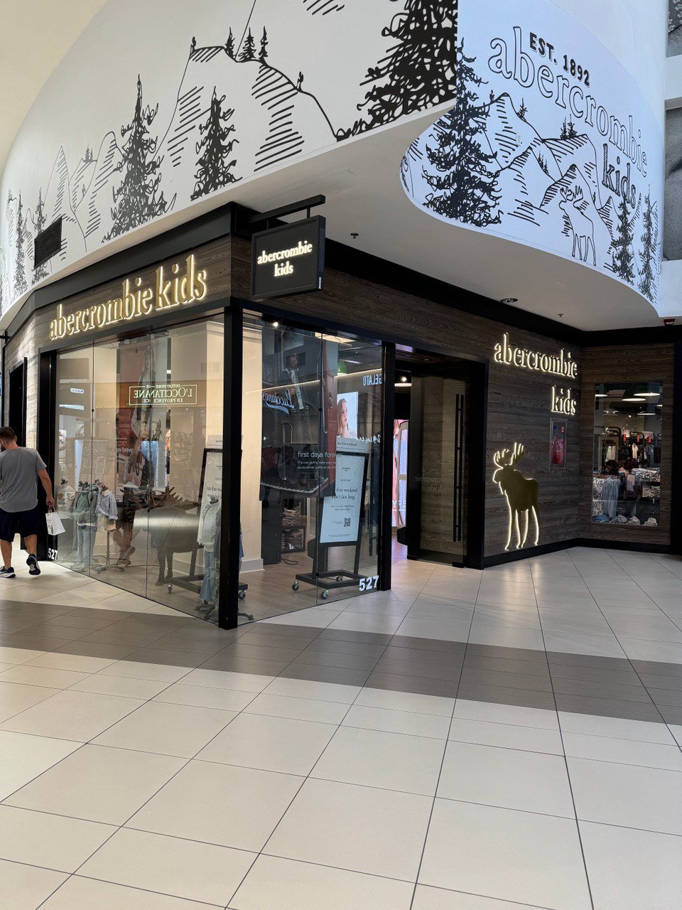 Exploring the Shopping Extravaganza at Sawgrass Mills Mall